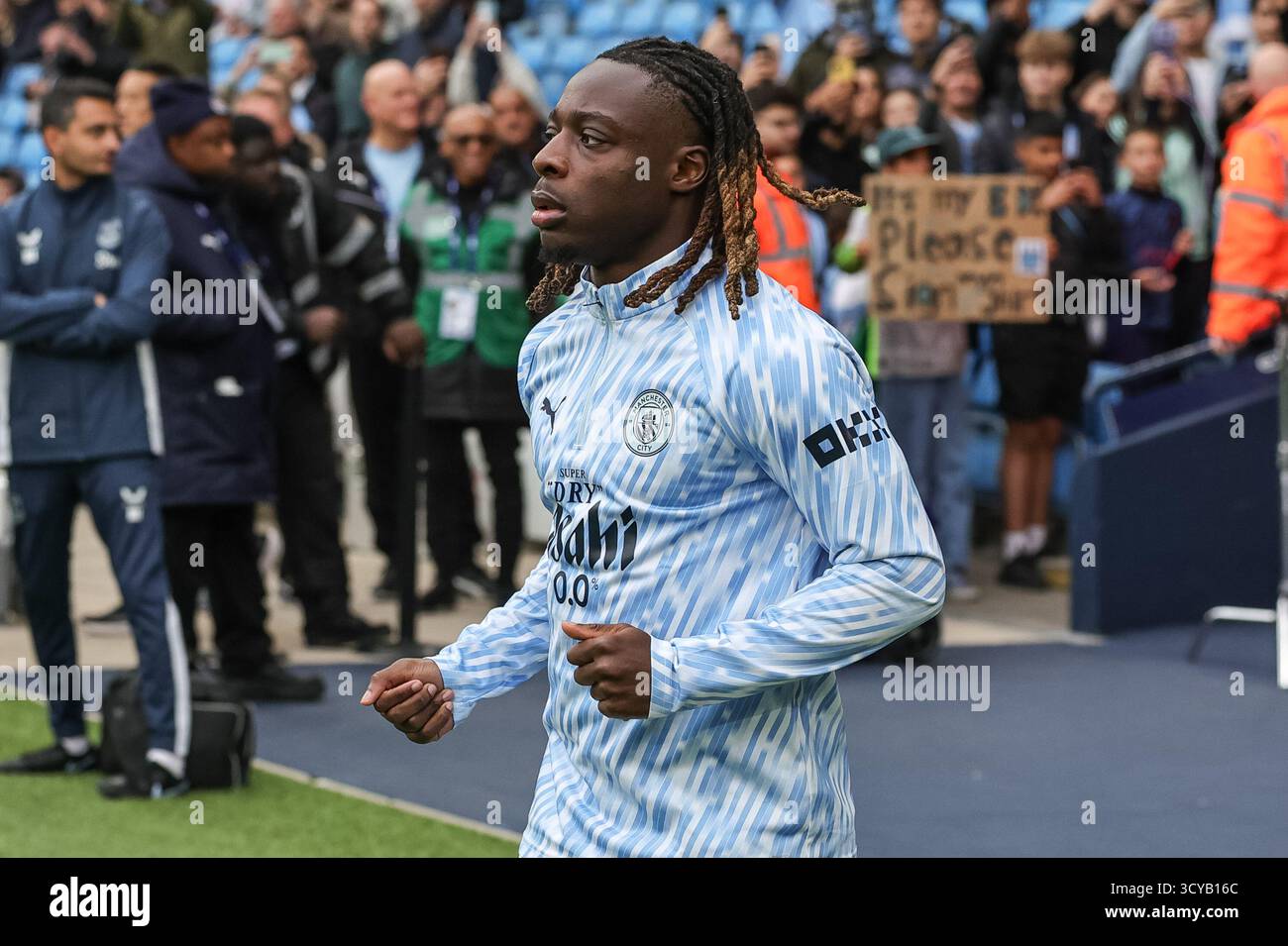 Jeremy Doku of Manchester City in the pregame warmup session during the ...