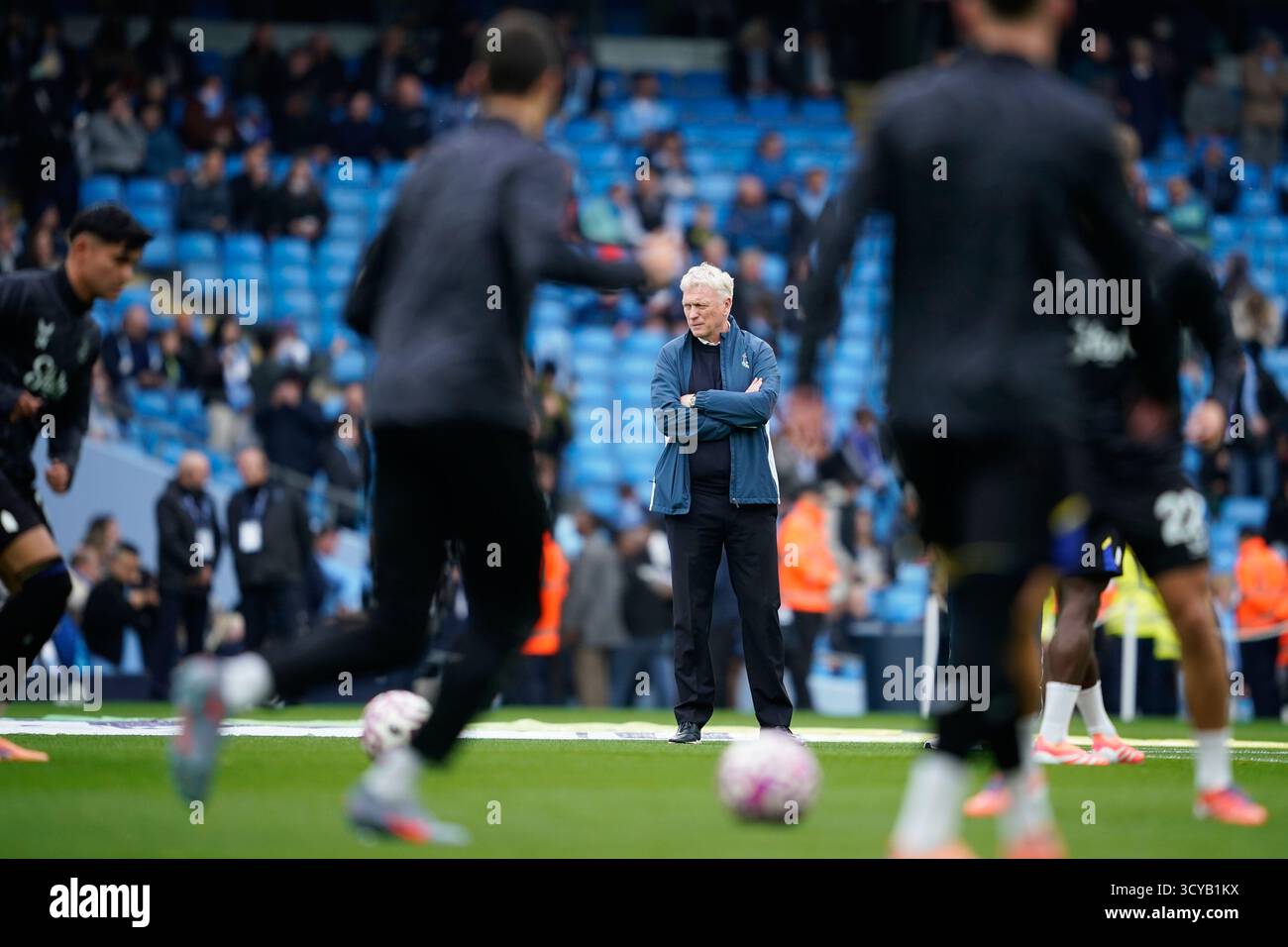 Everton's head coach David Moyes stands in his coaching zone prior to ...