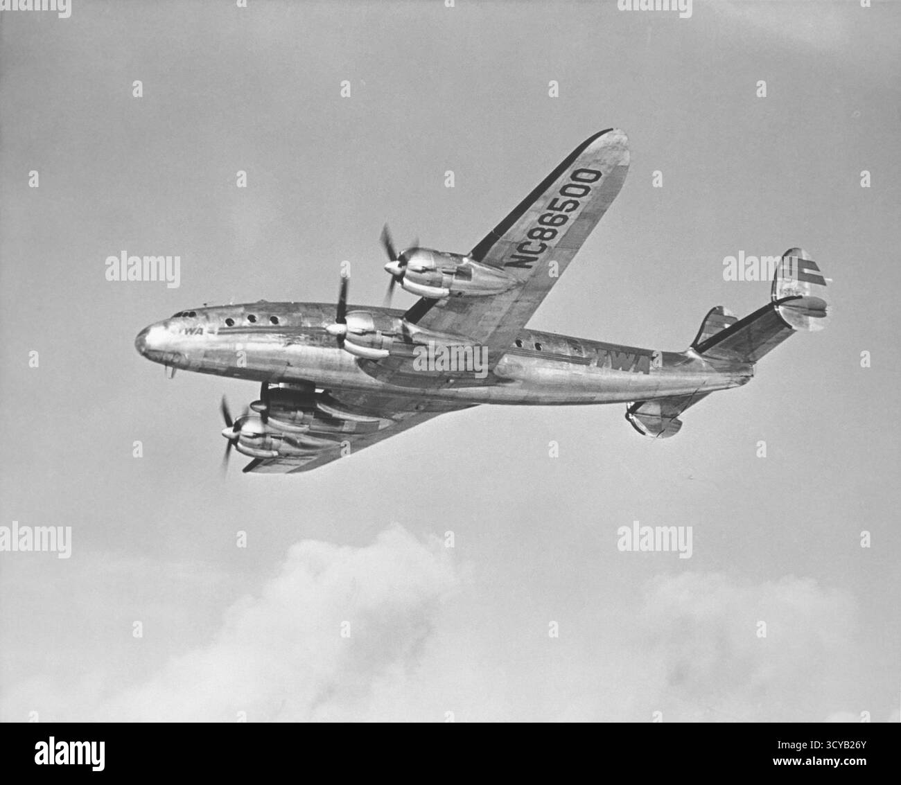 Early aircraft in flight Black and White Stock Photos & Images - Alamy