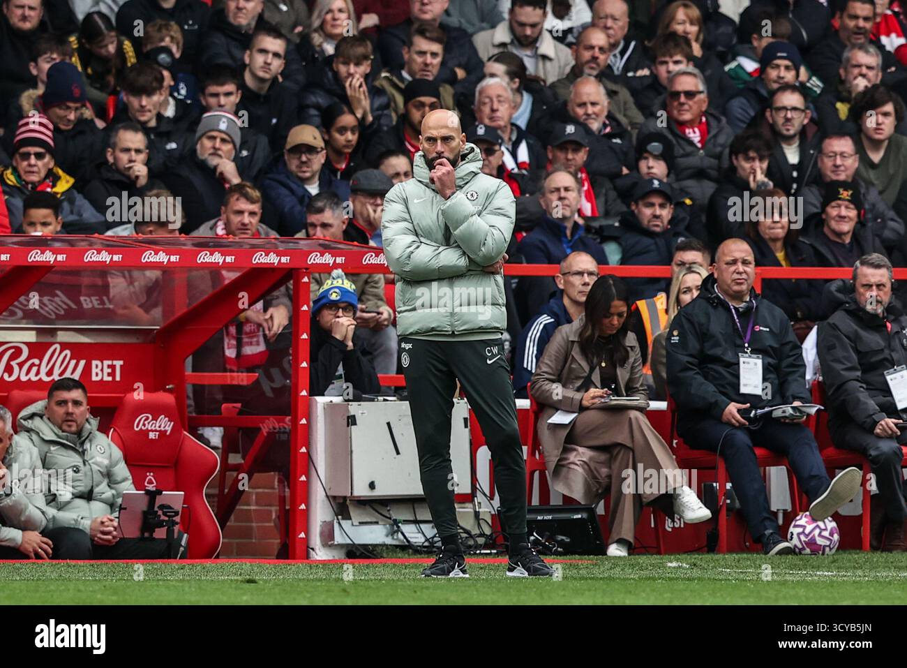 Enzo maresca chelsea 2025 october hi-res stock photography and images ...