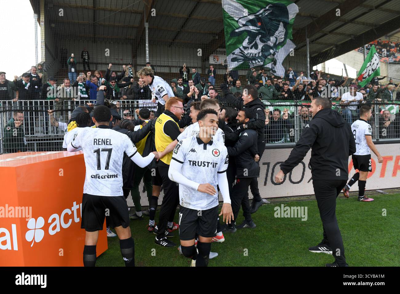 11 Kemo CISSE (red) during the Ligue 2 BKT match between Laval and Red ...