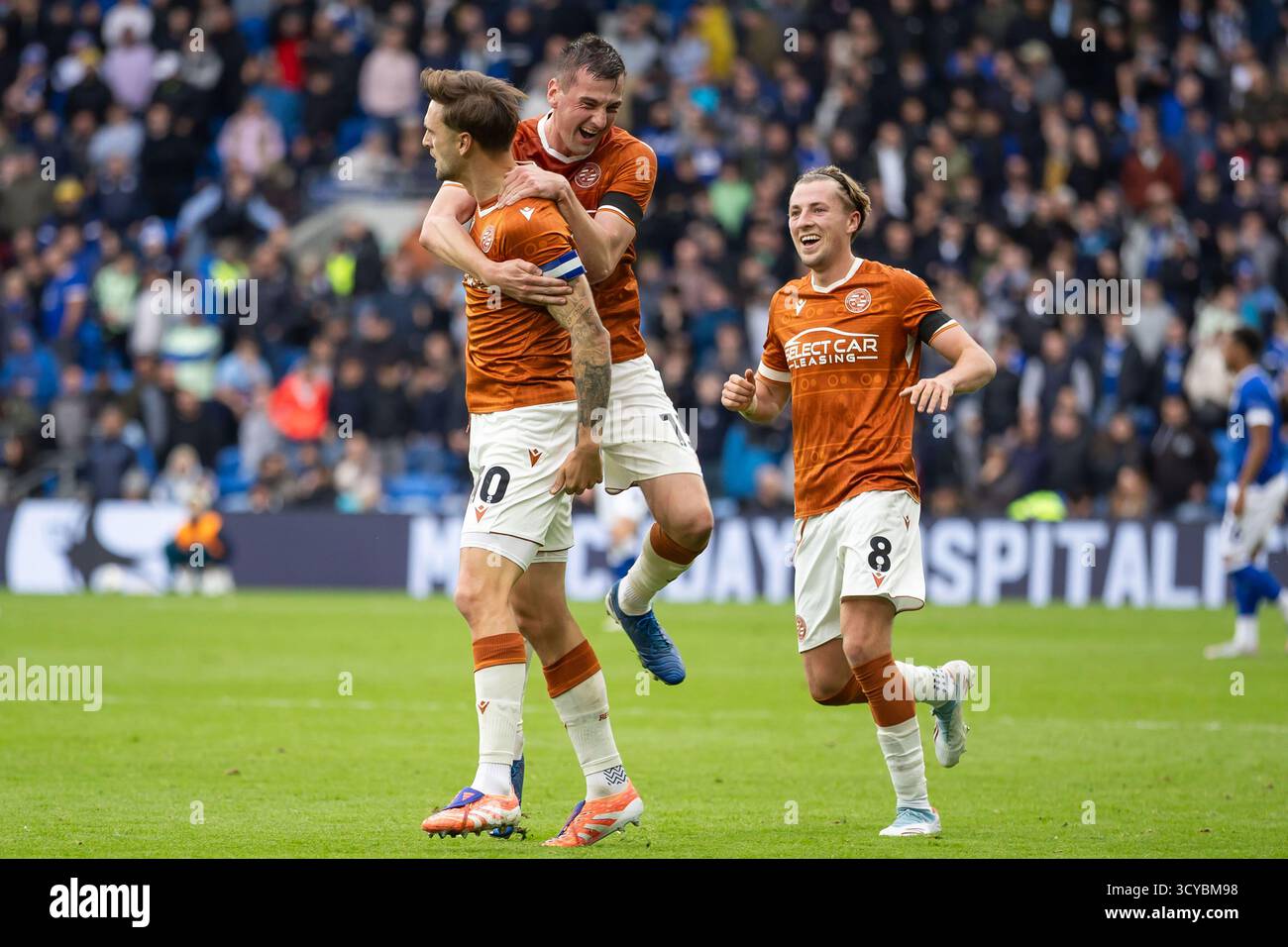 Reading fc lewis wing hi-res stock photography and images - Alamy