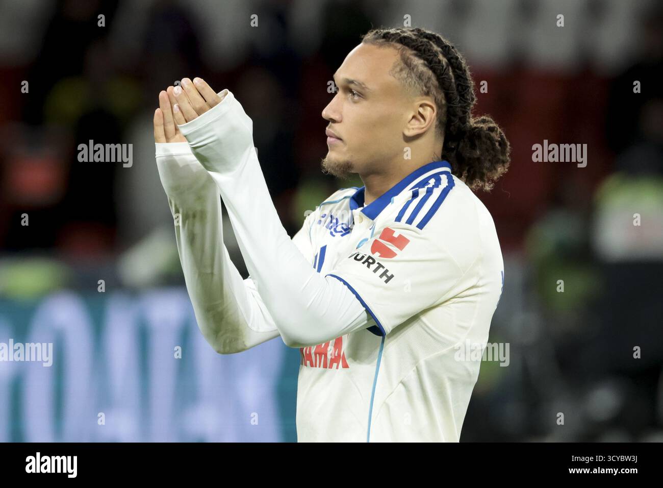 Diego Moreira of Strasbourg salutes the supporters following the French ...