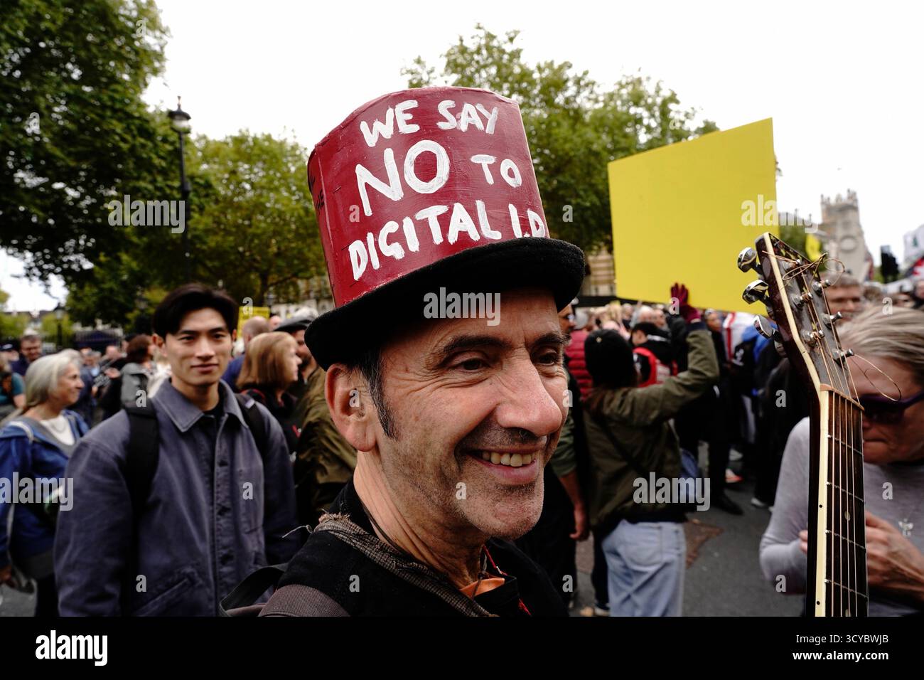 London, UK. 18th Oct, 2025. A demonstration is underway outside Downing ...