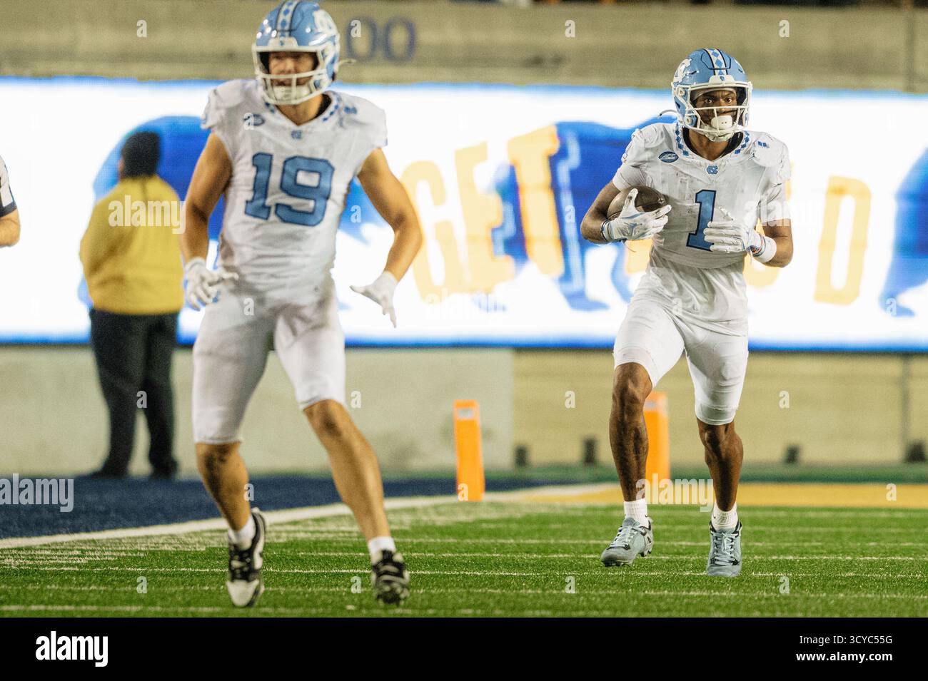 BERKELEY, CA - OCTOBER 17: North Carolina Tar Heels wide receiver ...