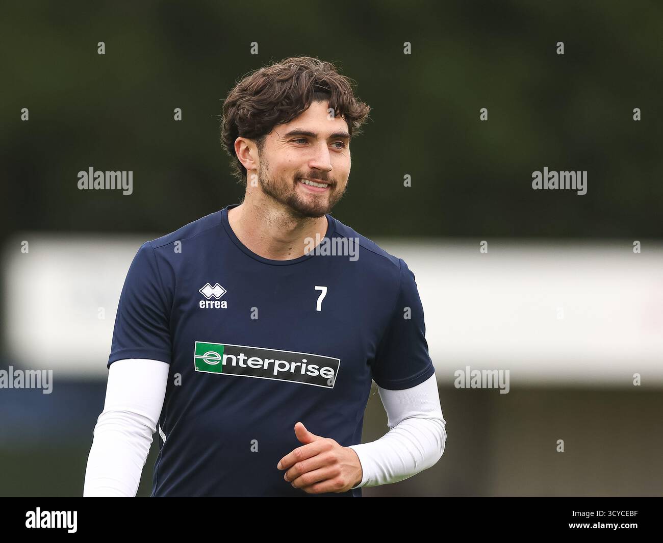 BRACKLEY, ENGLAND - OCTOBER 18: Scott Pollock of Brackley Town warms up ...