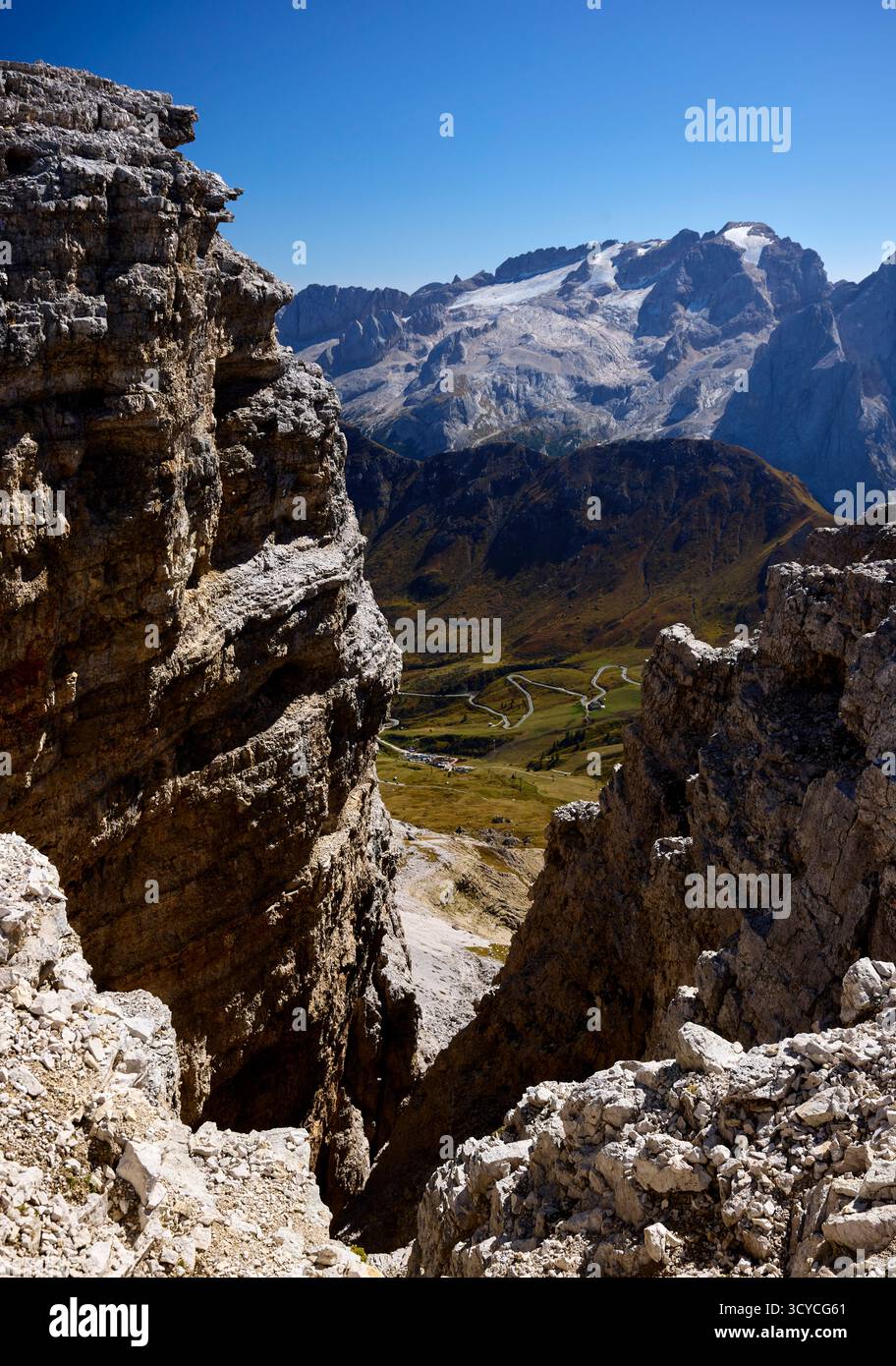 Mountain dolomite hi-res stock photography and images - Alamy