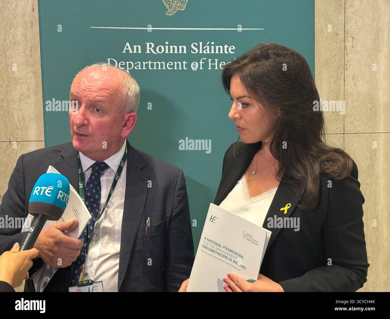 Minister for Health Jennifer Carroll McNeill with CEO of the Health ...