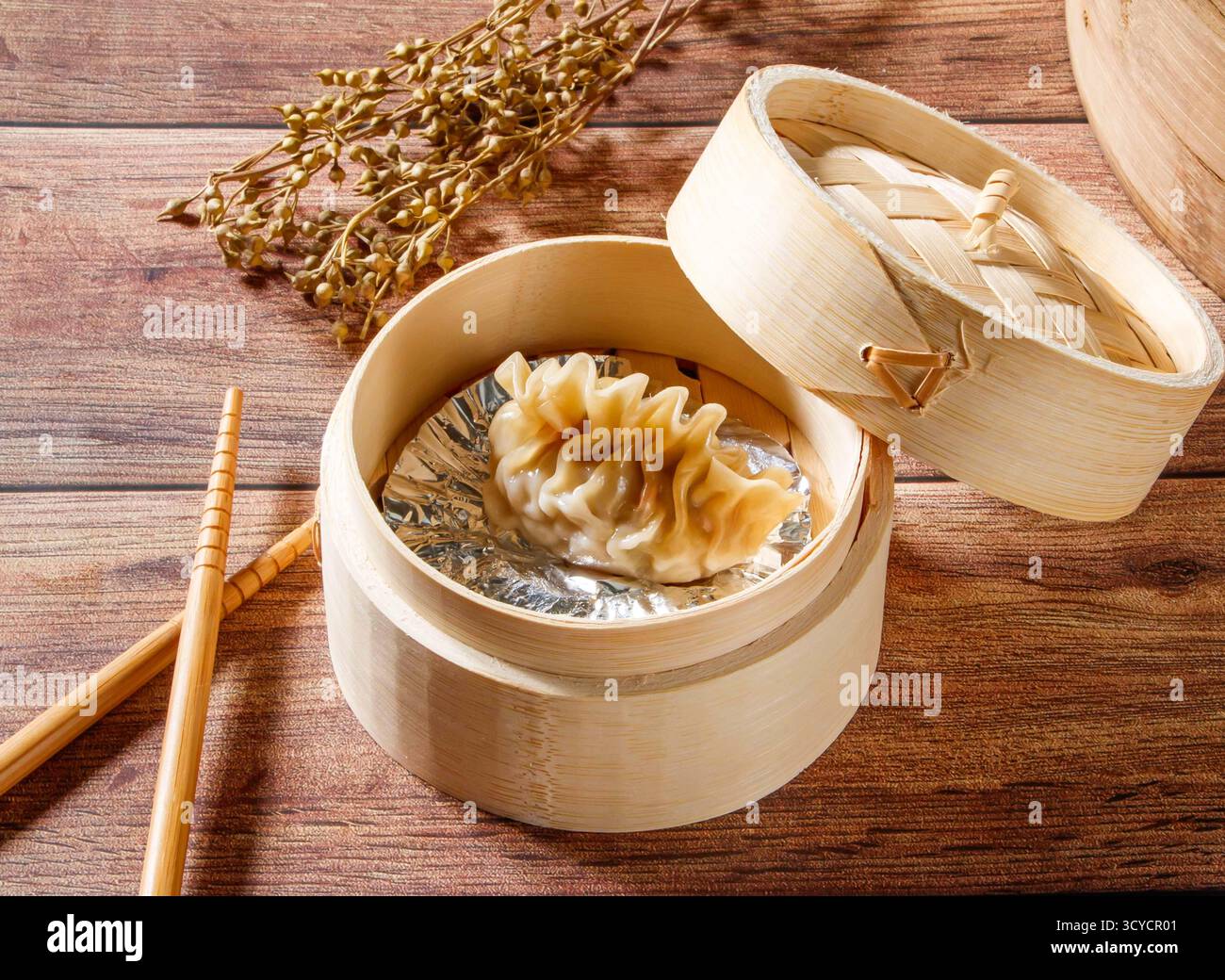 Steamed sharks fin dumplings hi-res stock photography and images - Alamy