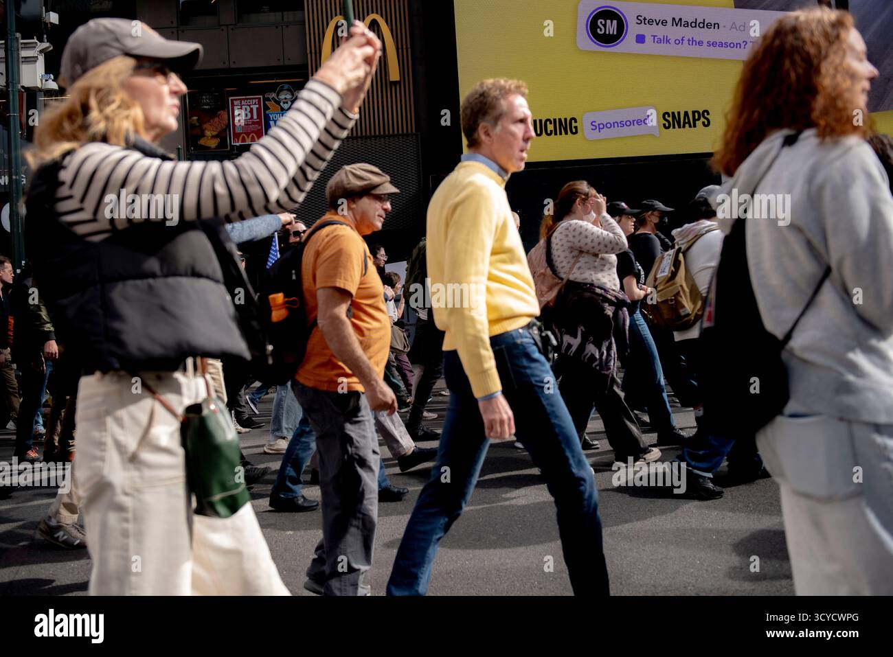 Nyc times square no kings hi-res stock photography and images - Alamy