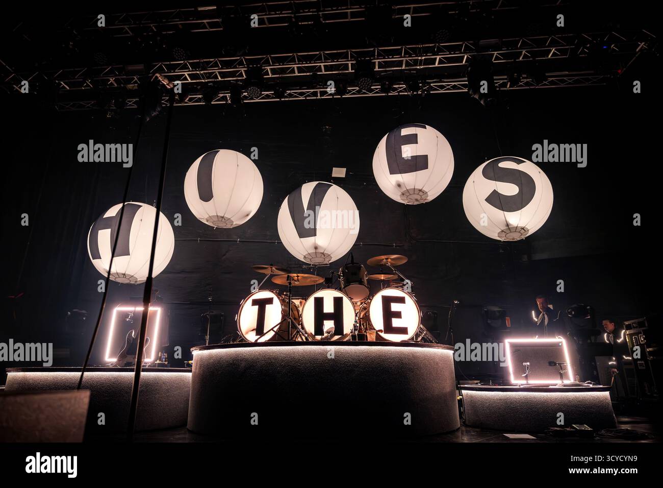 The hives performance hi-res stock photography and images - Alamy