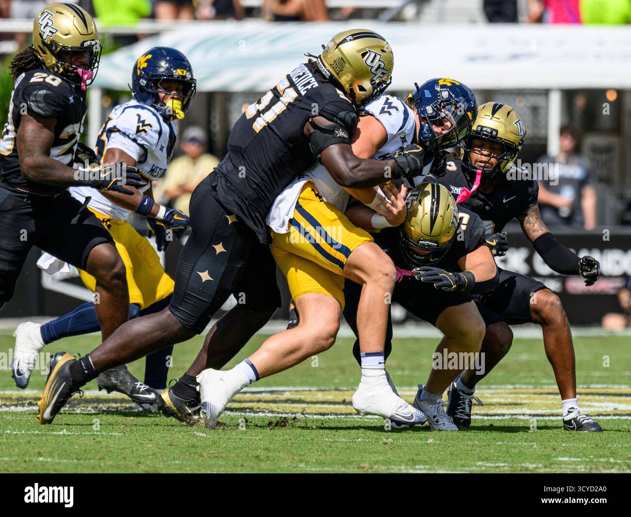 October 18, 2025: West Virginia Mountaineers quarterback Scotty Fox Jr ...