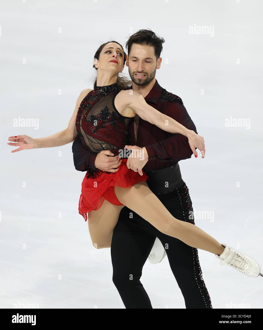 Deanna STELLATO-DUDEK and Maxime DESCHAMPS of Canada during Pairs' Free ...