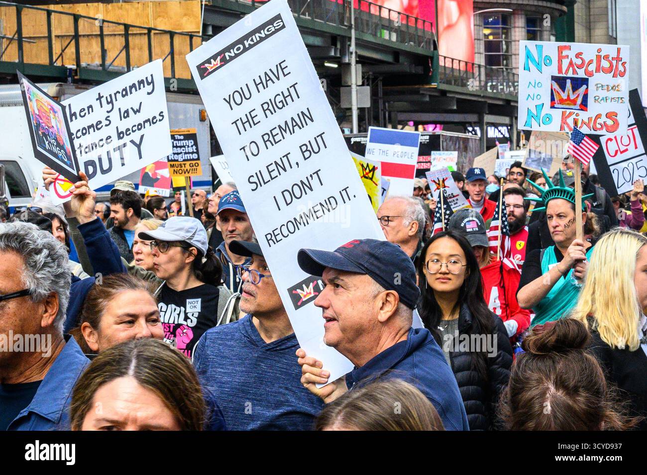 No kings protest new york hi-res stock photography and images - Alamy