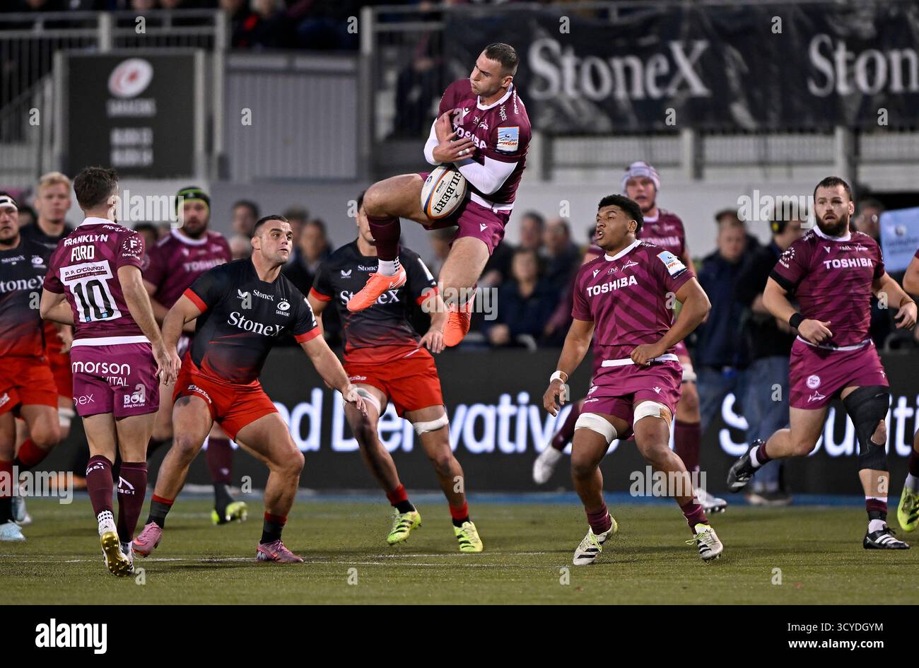Barnet, United Kingdom. 18th Oct, 2025. Prem Rugby. Saracens V Sale ...