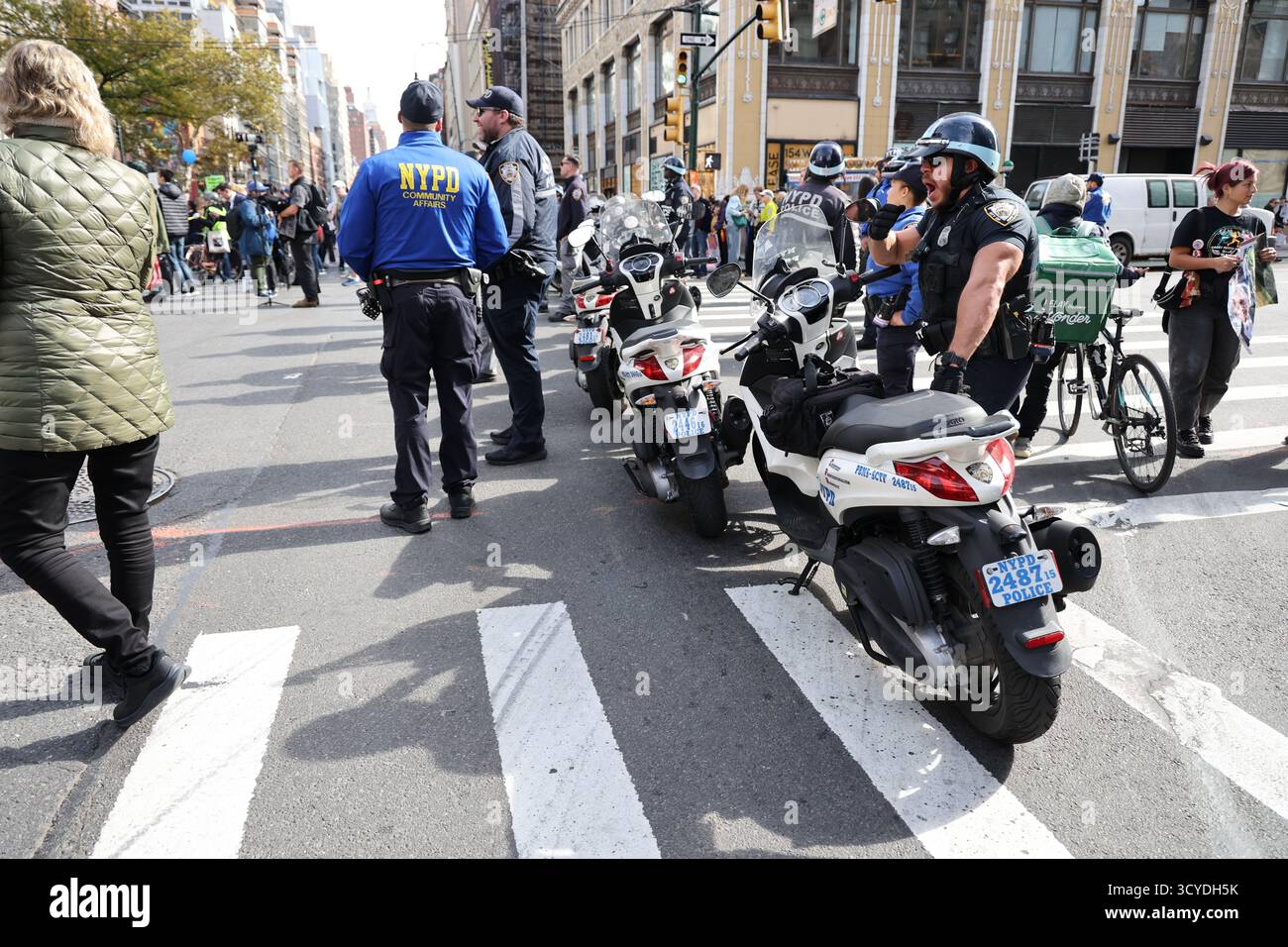 Unedited Photos of the No Kings Anti-Trump Protest March - Midtown ...