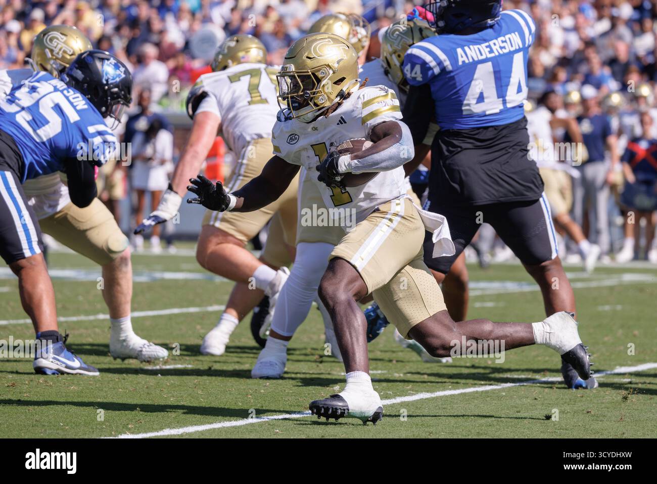 Georgia Tech's Jamal Haynes (1) carries the ball during the first half ...