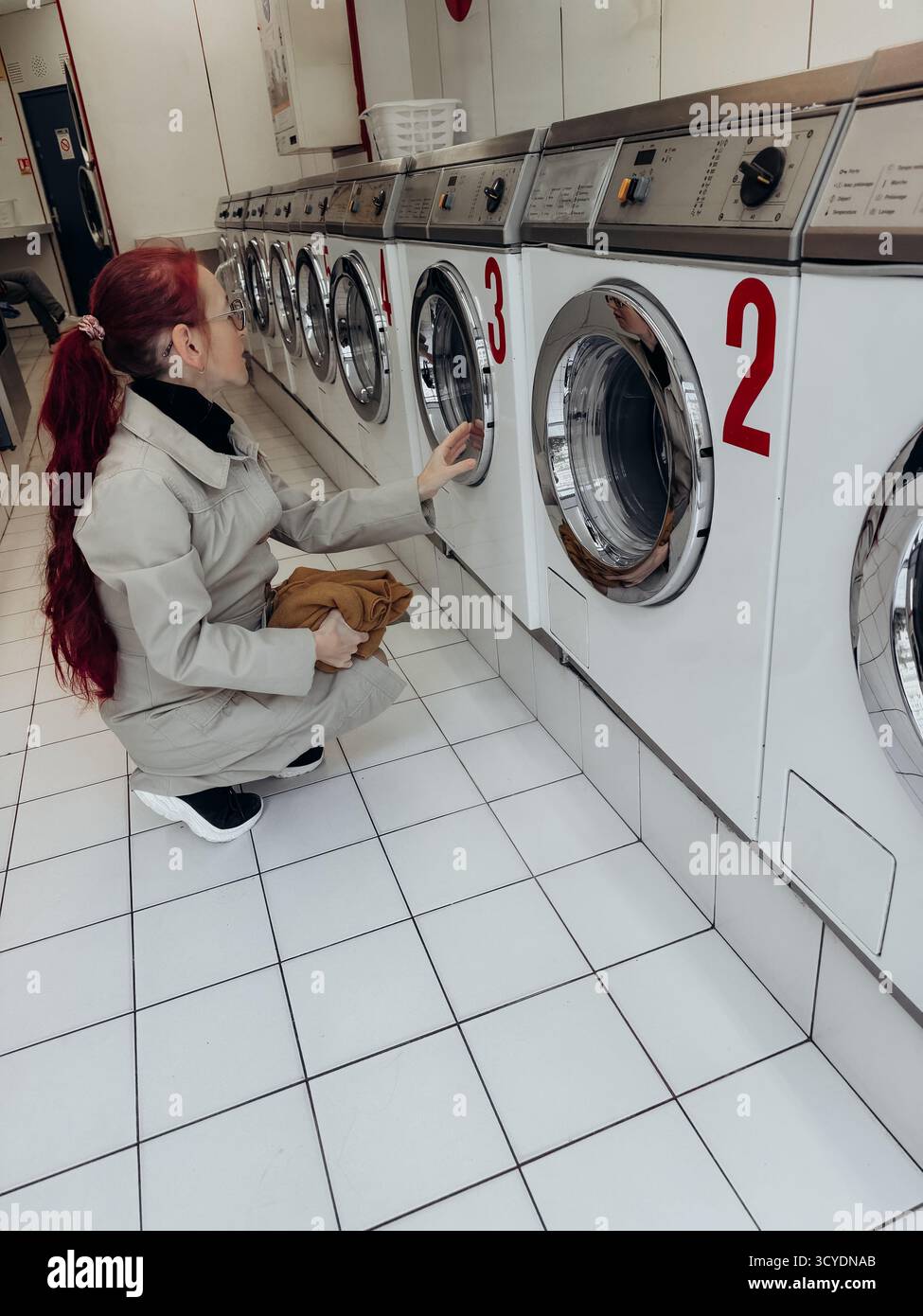 Floor woman detail box hi-res stock photography and images - Alamy