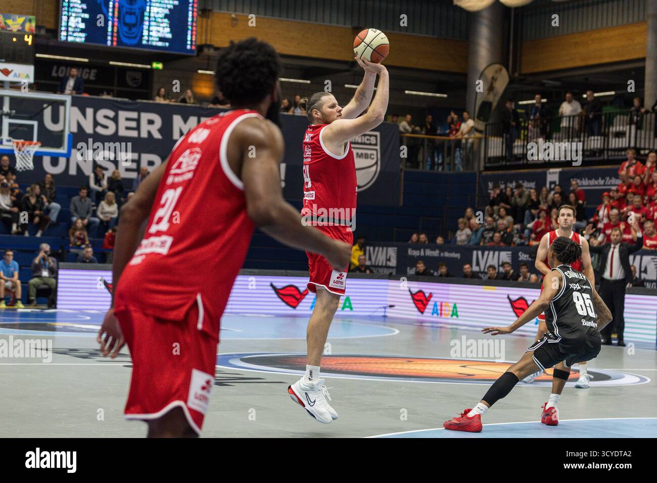 18.10.2025, Stadthalle, Weißenfels, GER, Basketball-Bundesliga-Pokal, Achtelfinale, Syntainics ...