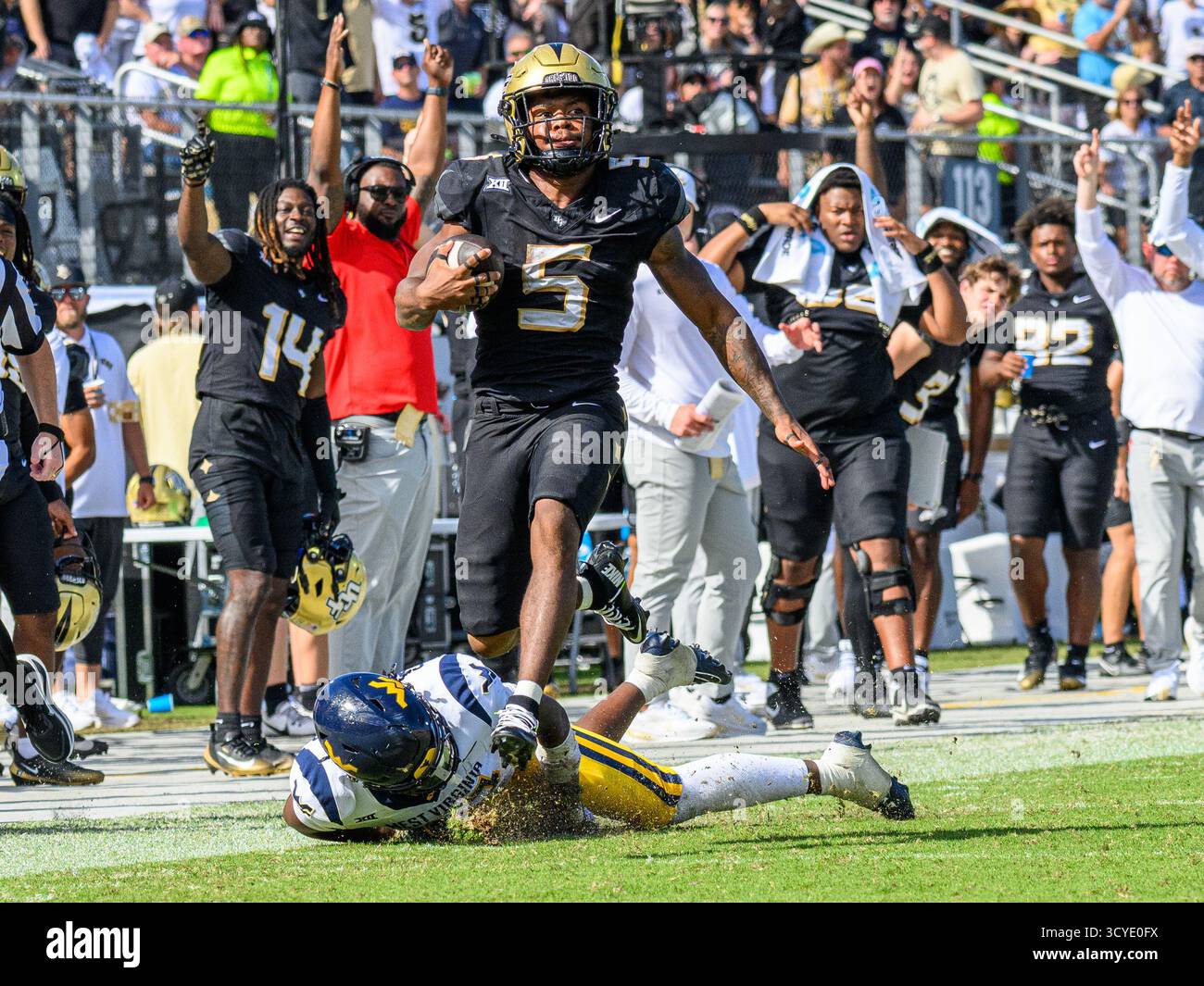 Orlando, FL, USA. 18th Oct, 2025. UCF Knights running back Jaden Nixon ...