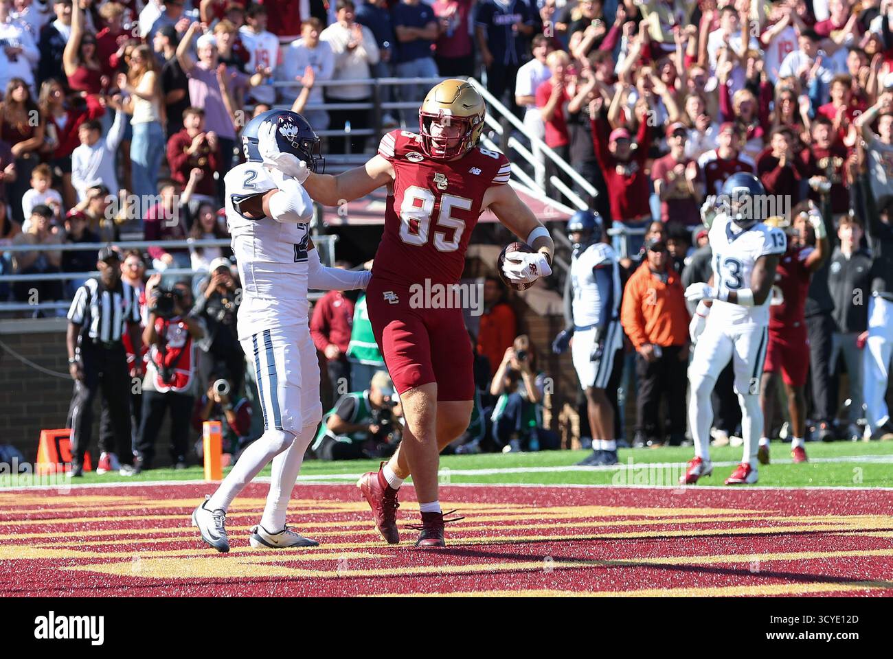 CHESTNUT HILL, MA - OCTOBER 18: Kaelan Chudzinski #85 of the Boston ...