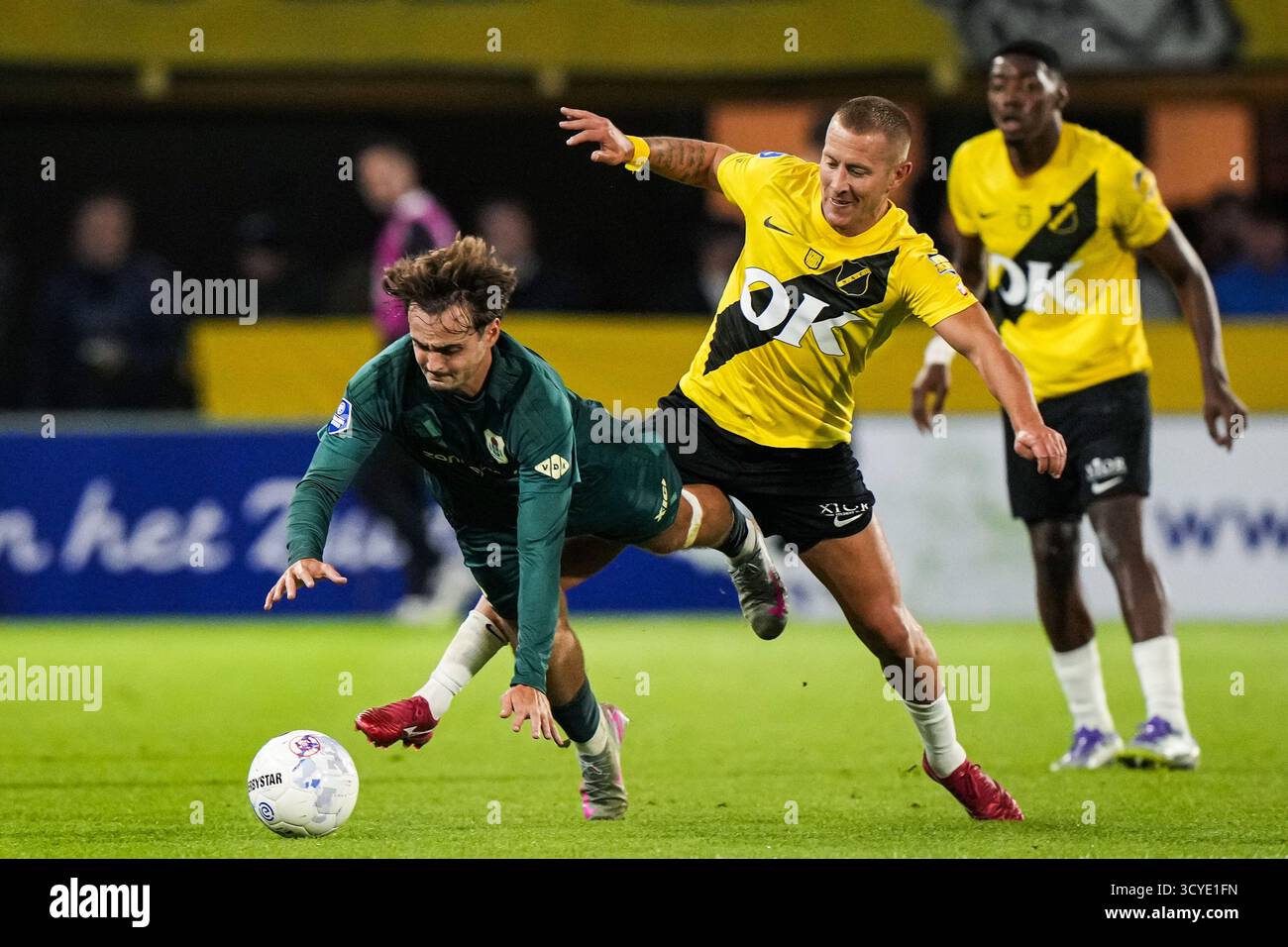 BREDA - (L-R) Kaj de Rooij of PEC Zwolle, Lewis Holtby of NAC Breda ...