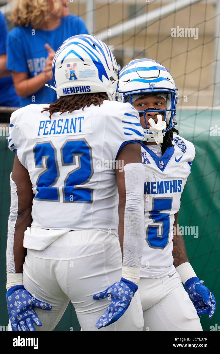 Memphis running back Sutton Smith (5) celebrates his touchdown against ...