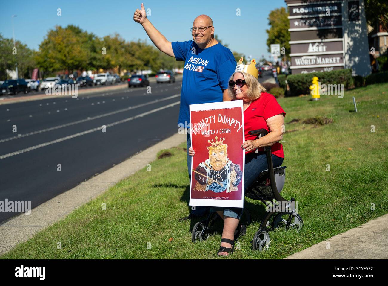Roseville, Ca. 18th Oct, 2025. Vickie Mueth, 71, and husband Paul, 67 ...