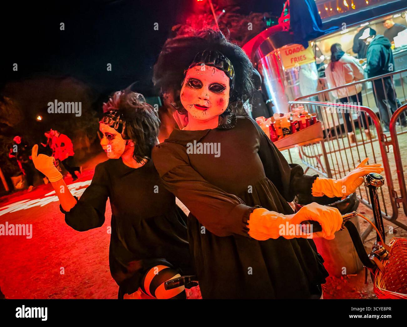 Melton Mowbray, UK. 18th Oct, 2025. Scare actors entertain visitors ...