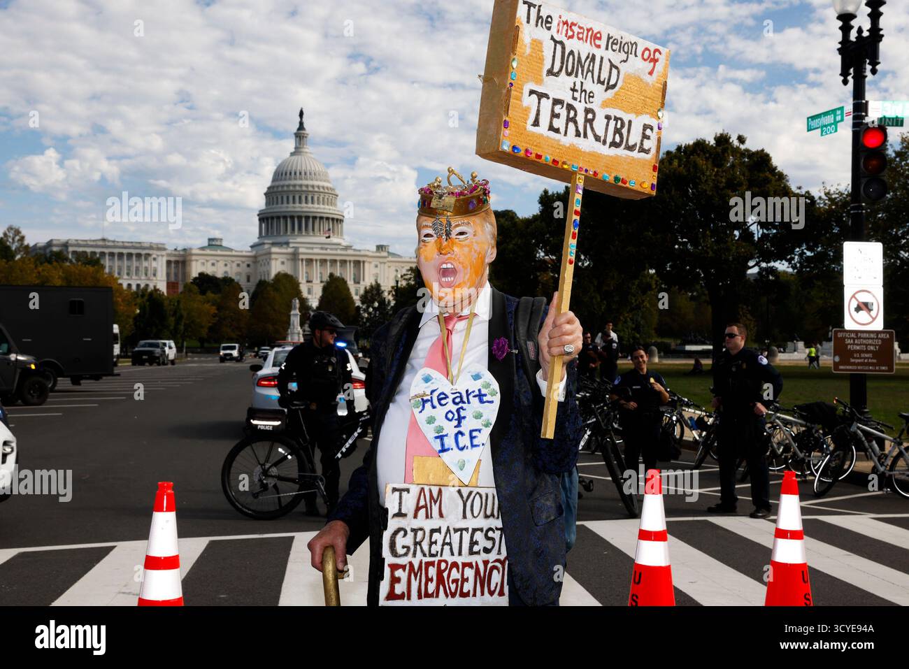 Washington Dc, Washington Dc, USA. 18th Oct, 2025. A participant ...