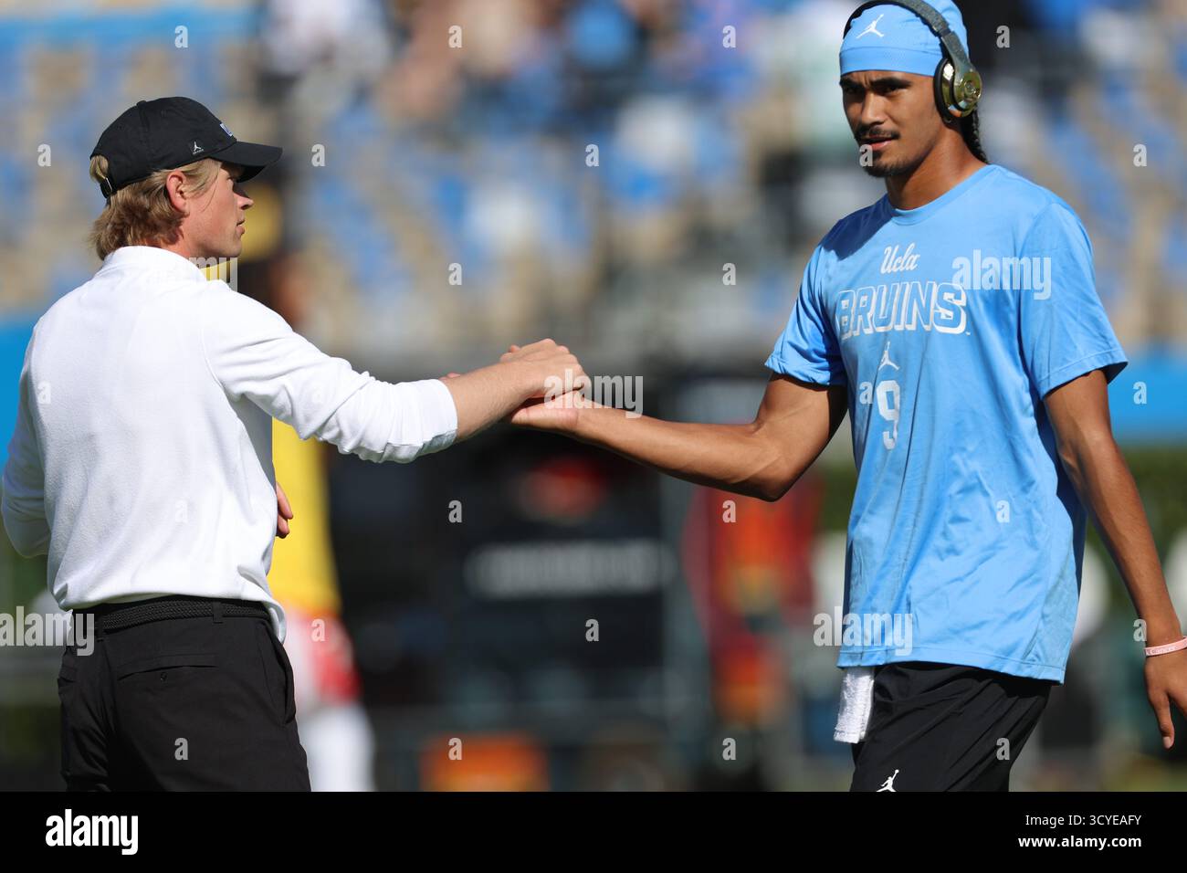 PASADENA, CA - OCTOBER 18: UCLA Bruins offensive coordinator Jerry ...