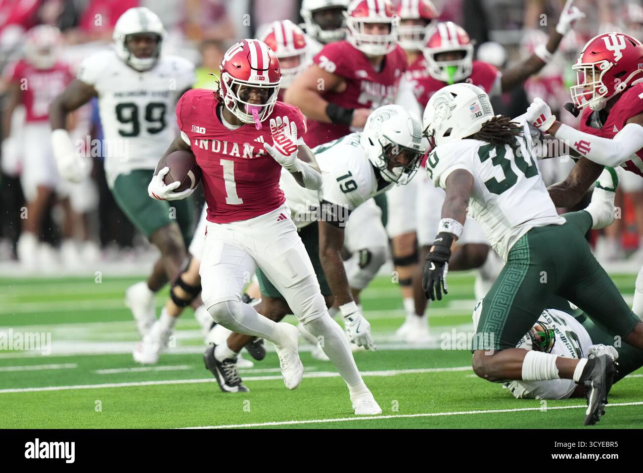 Indiana running back Roman Hemby (1) runs against Michigan State ...