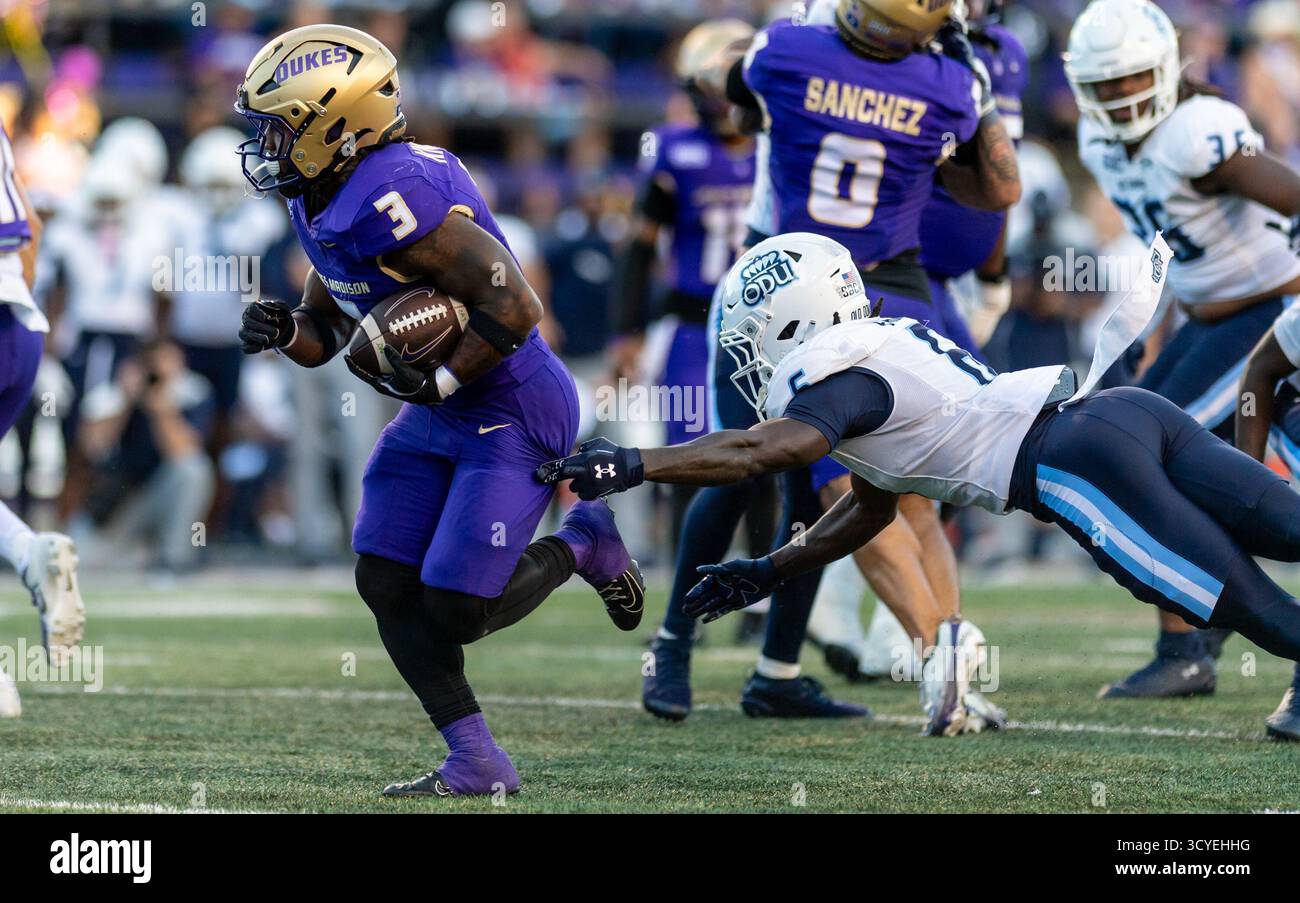 James Madison running back Wayne Knight (3) outruns Old Dominion ...