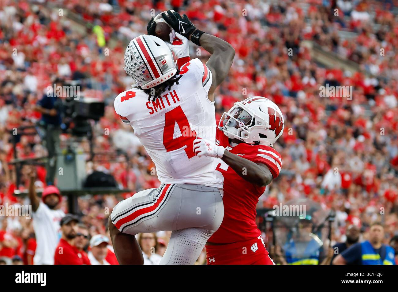 Madison, WI, USA. 18th Oct, 2025. Wisconsin Badgers cornerback Omillio ...