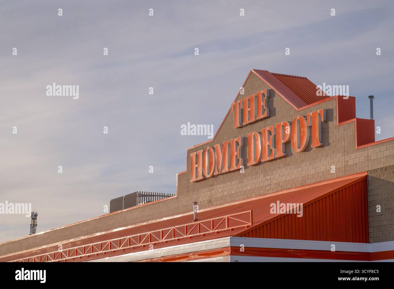 Home depot logo hi-res stock photography and images - Alamy