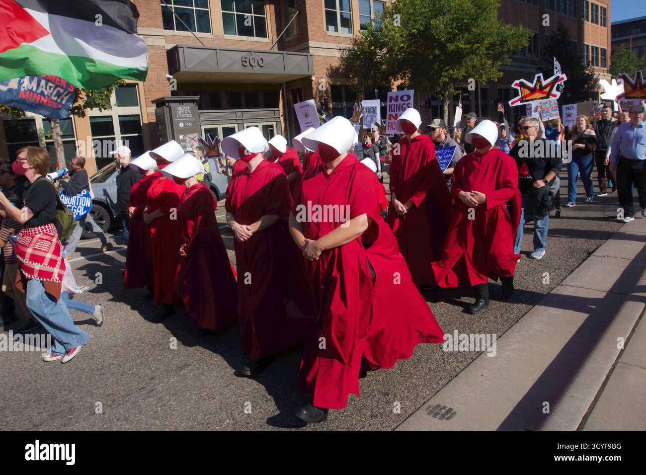Minneapolis, Minnesota, USA. 18 October 2025. An estimated 100,000 ...