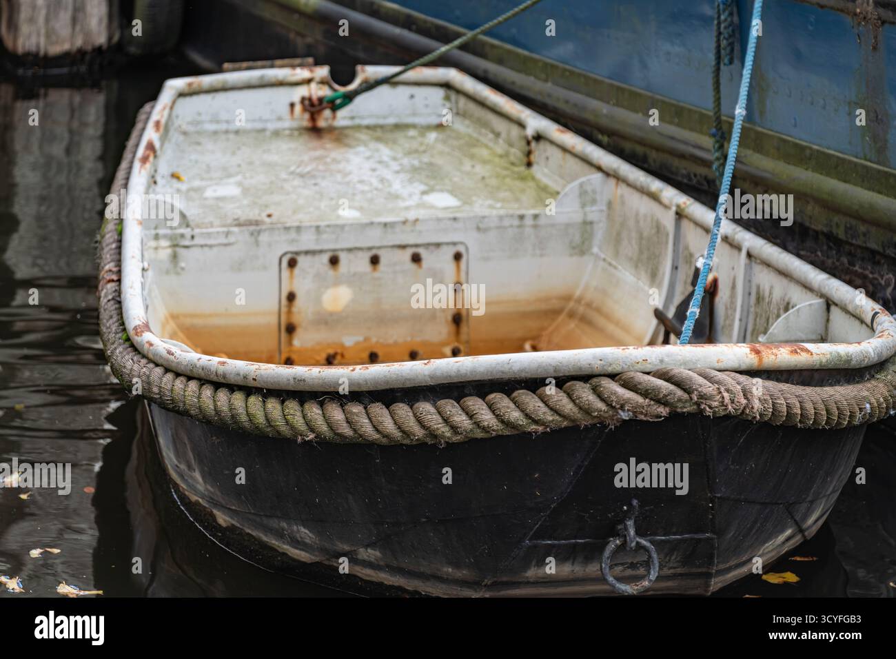 Weathered boat rustic ropes hi-res stock photography and images - Alamy