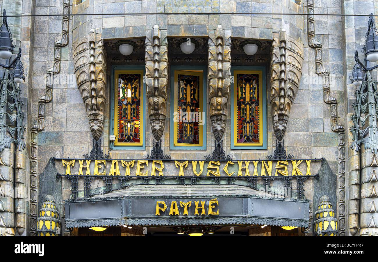 Tuschinski Theatre, Pathe Tuschinski, traditional 1920s Art Deco style ...