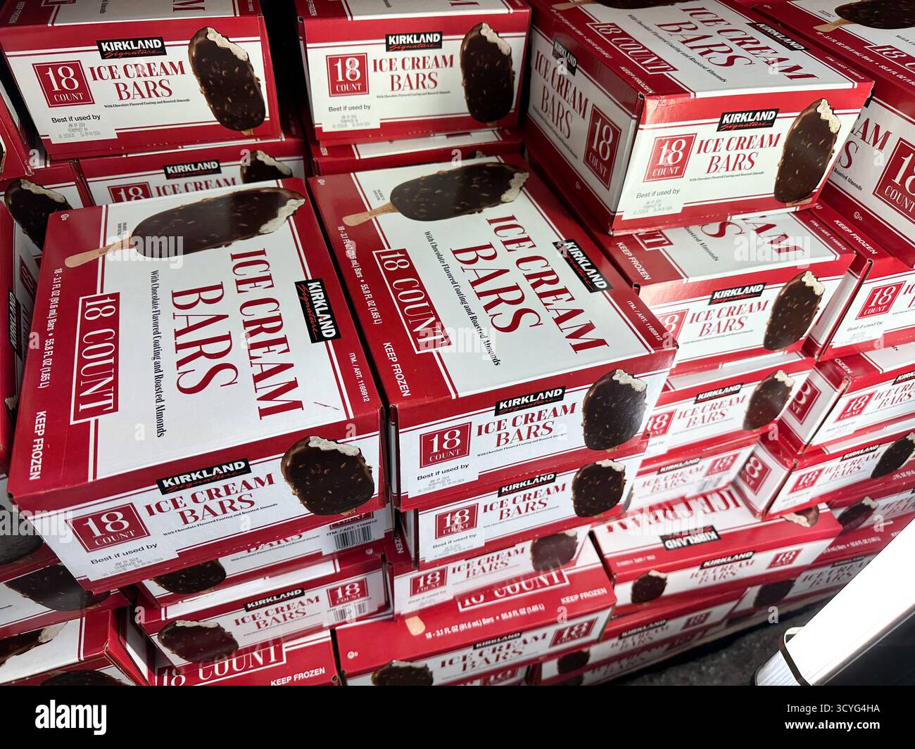 Ice cream dipped container fruit hi-res stock photography and images ...