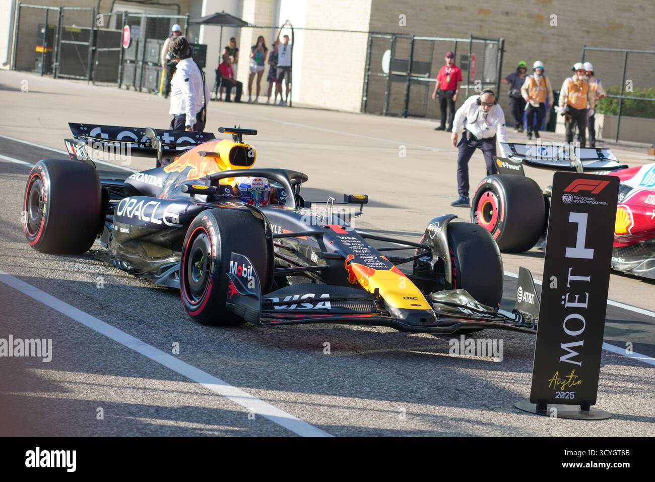 Red bull max verstappen rb21 pit hi-res stock photography and images ...