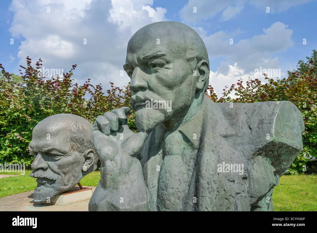 Lenin, Bronzestatuen aus Sowjetzeiten, Geschichtsmuseum, Estonian ...