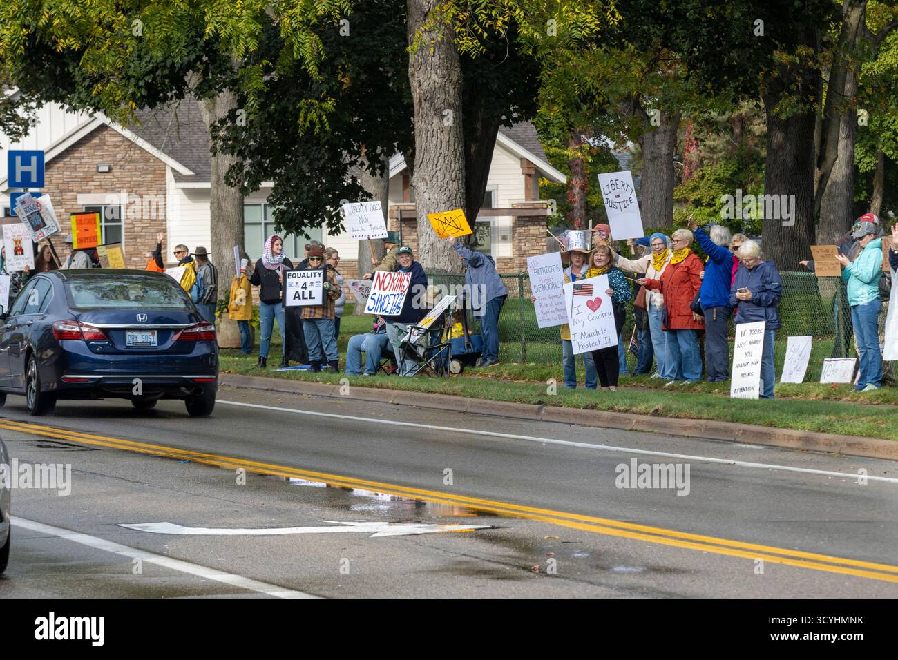 No kings rally october hi-res stock photography and images - Alamy