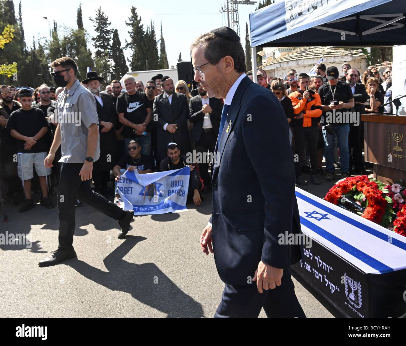 Jerusalem, Israel. 19th Oct, 2025. Israeli President Isaac Herzog ...