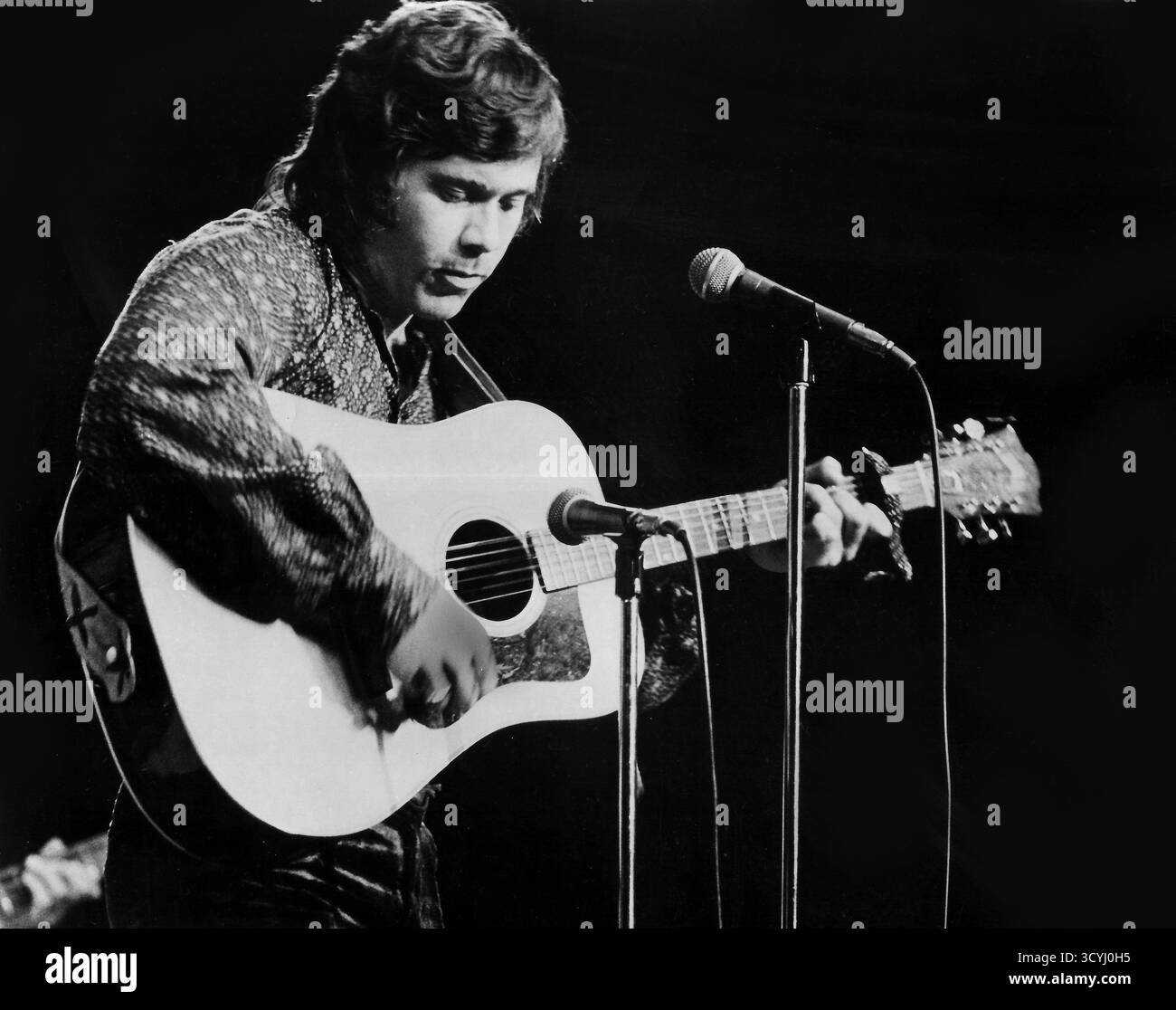 Press photo of the singer Oliver (William Oliver Swofford) performing ...