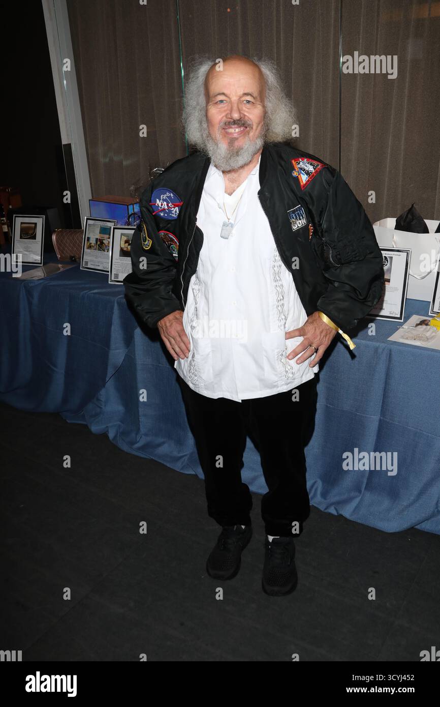 Photo by: gotpap/STAR MAX/IPx 2025 10/18/25 Clint Howard is seen on ...