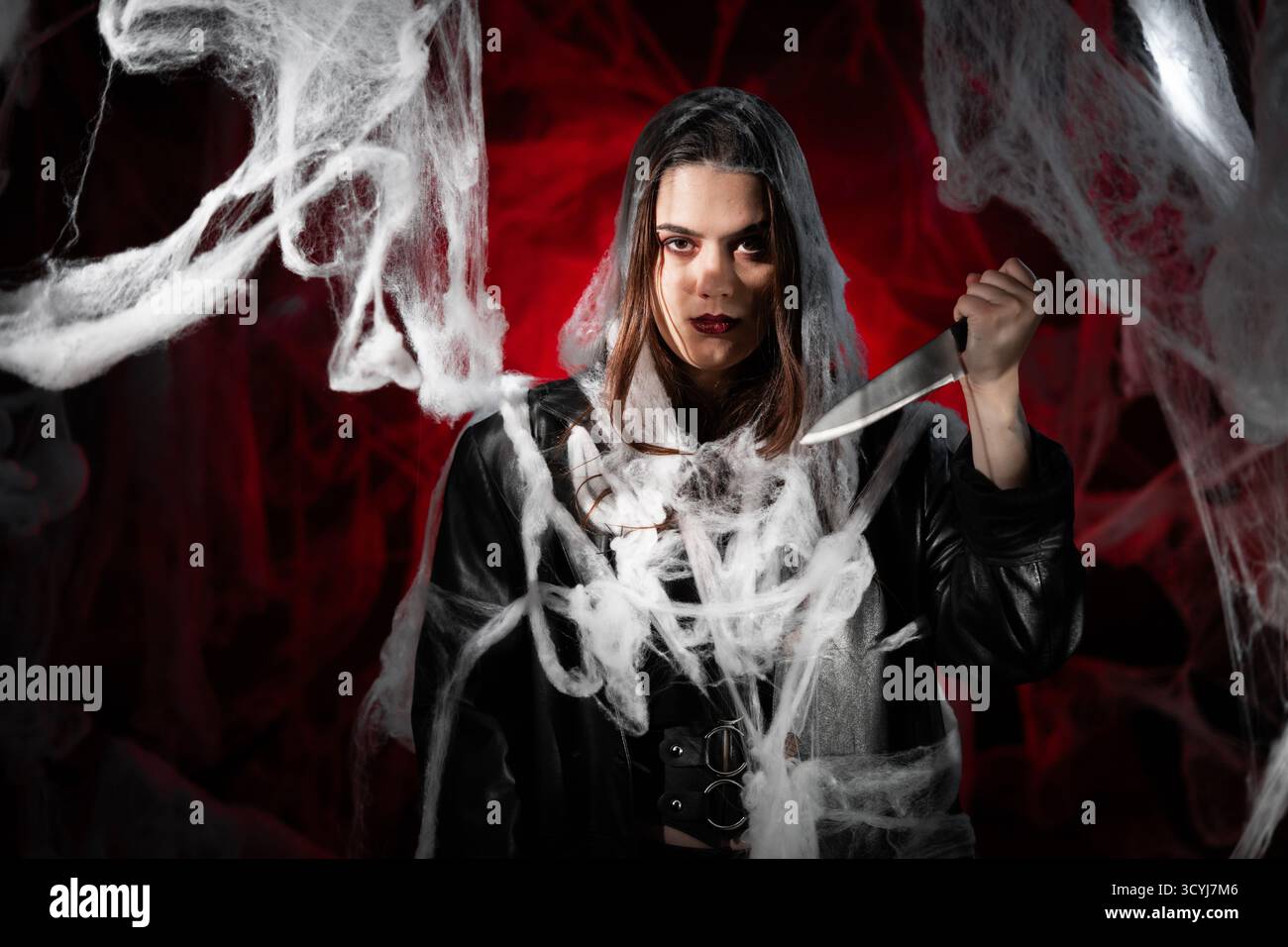 Sinister gothic woman killer hi-res stock photography and images - Alamy