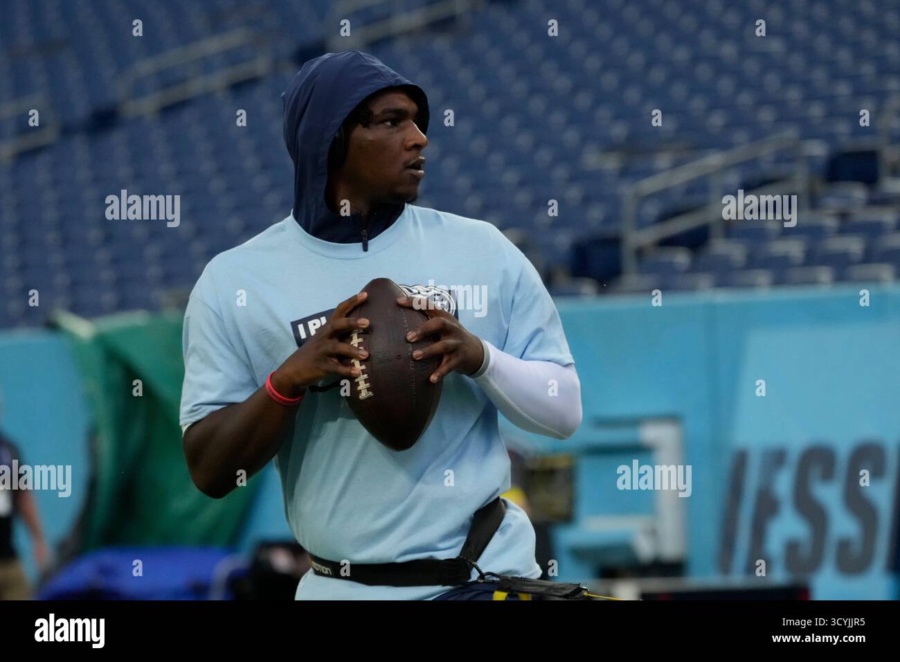 Tennessee Titans quarterback Cam Ward throws before an NFL football ...