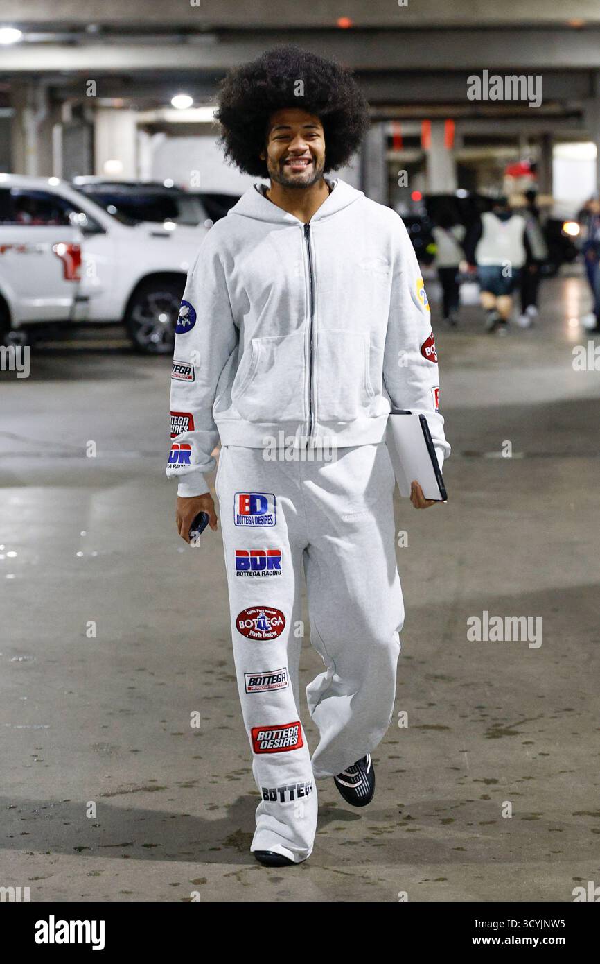 Chicago Bears wide receiver Rome Odunze (15) arrives at Soldier Field ...