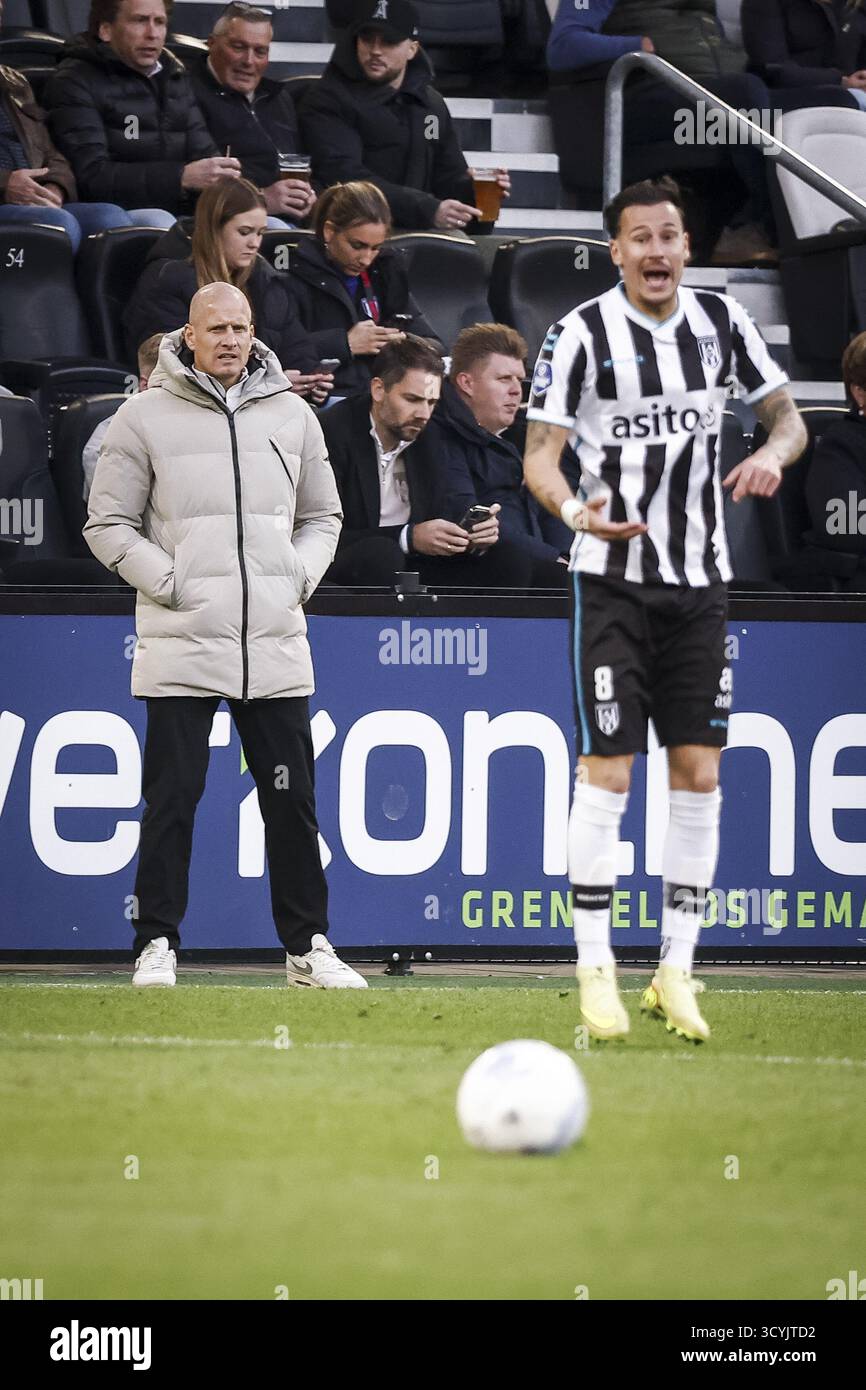 ALMELO - (L-R) Heracles Almelo coach Bas Sibum during the Dutch ...