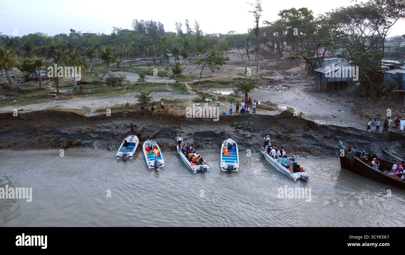 Climate disaster displacement hi-res stock photography and images - Alamy
